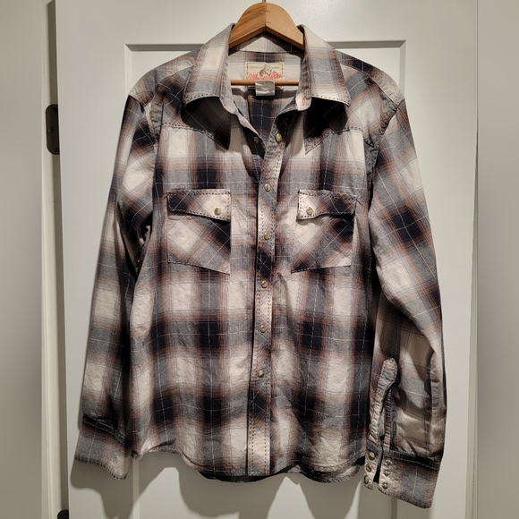 Wrangler | Shirts | Wrangler Pearl Snap Button Up | Poshmark